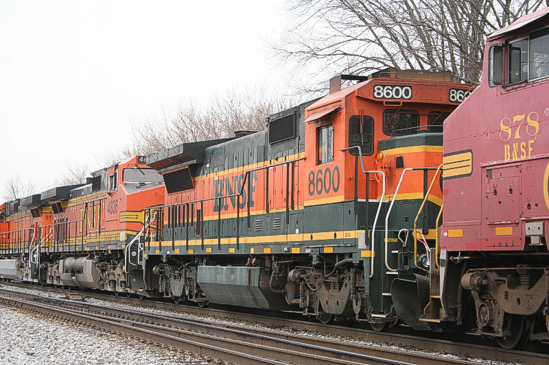 BNSF 8600